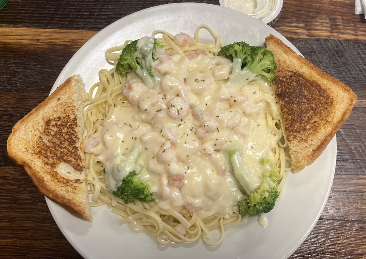 Mayflower Seafood Restaurant: Best Crab Cakes & Fresh Seafood