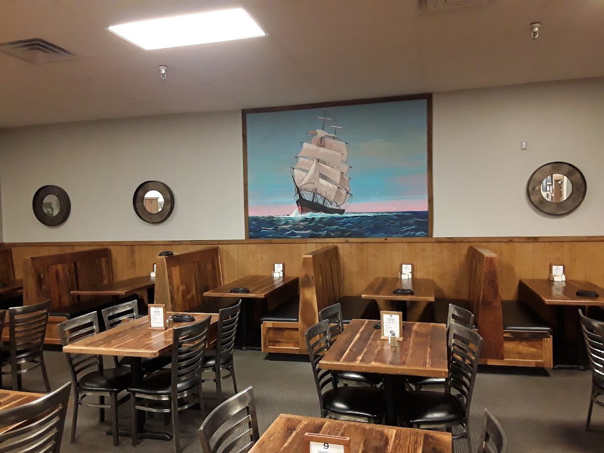 Mayflower Seafood Restaurant: Best Crab Cakes & Fresh Seafood